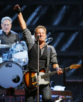 Tixx Alert: TICKETS and TOUR: Fan review Springsteen 1st show Giants ...