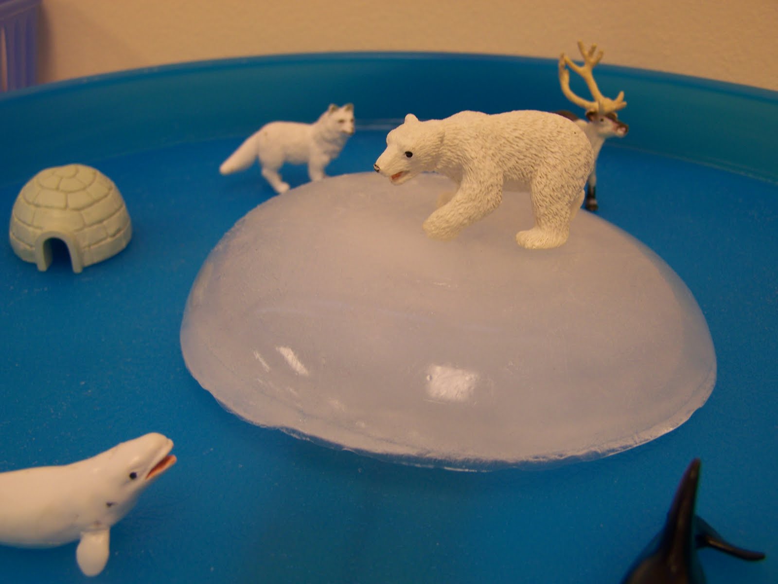 Glenwood Mothers of Preschoolers: Mommy & Me Monday: Iceberg Play!!