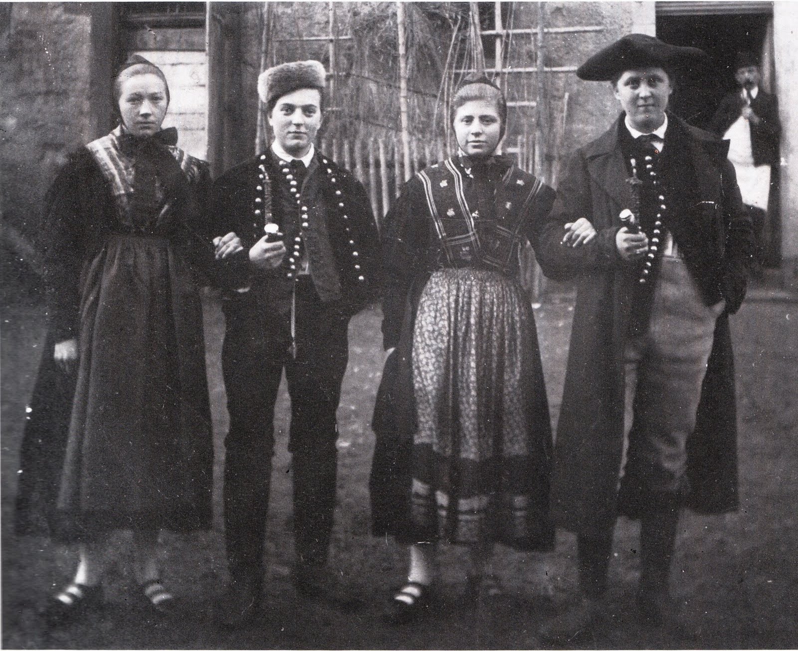 The Retro/Vintage Scan Emporium: Groups of Germans