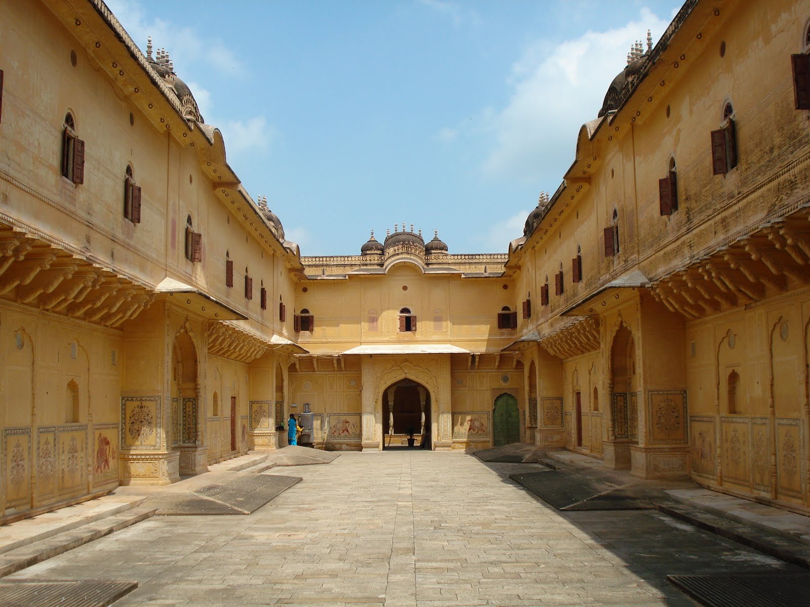 Jaipur City Daily: The Royal Courtyard of Nahargarh Fort.