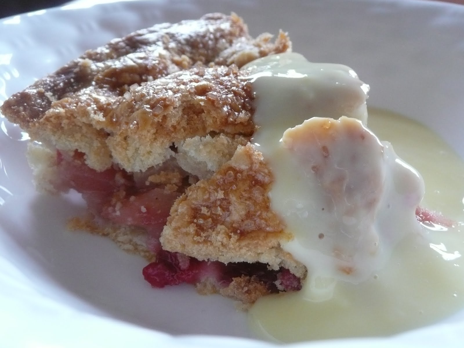 Cake and Cordial: Recipe Time! Apple and Raspberry Pie