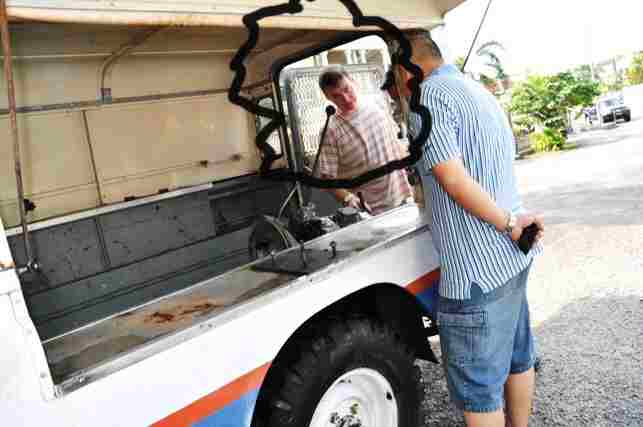 Peter James Hindle - Be careful dealing with him (Land Rover WAX 2179)