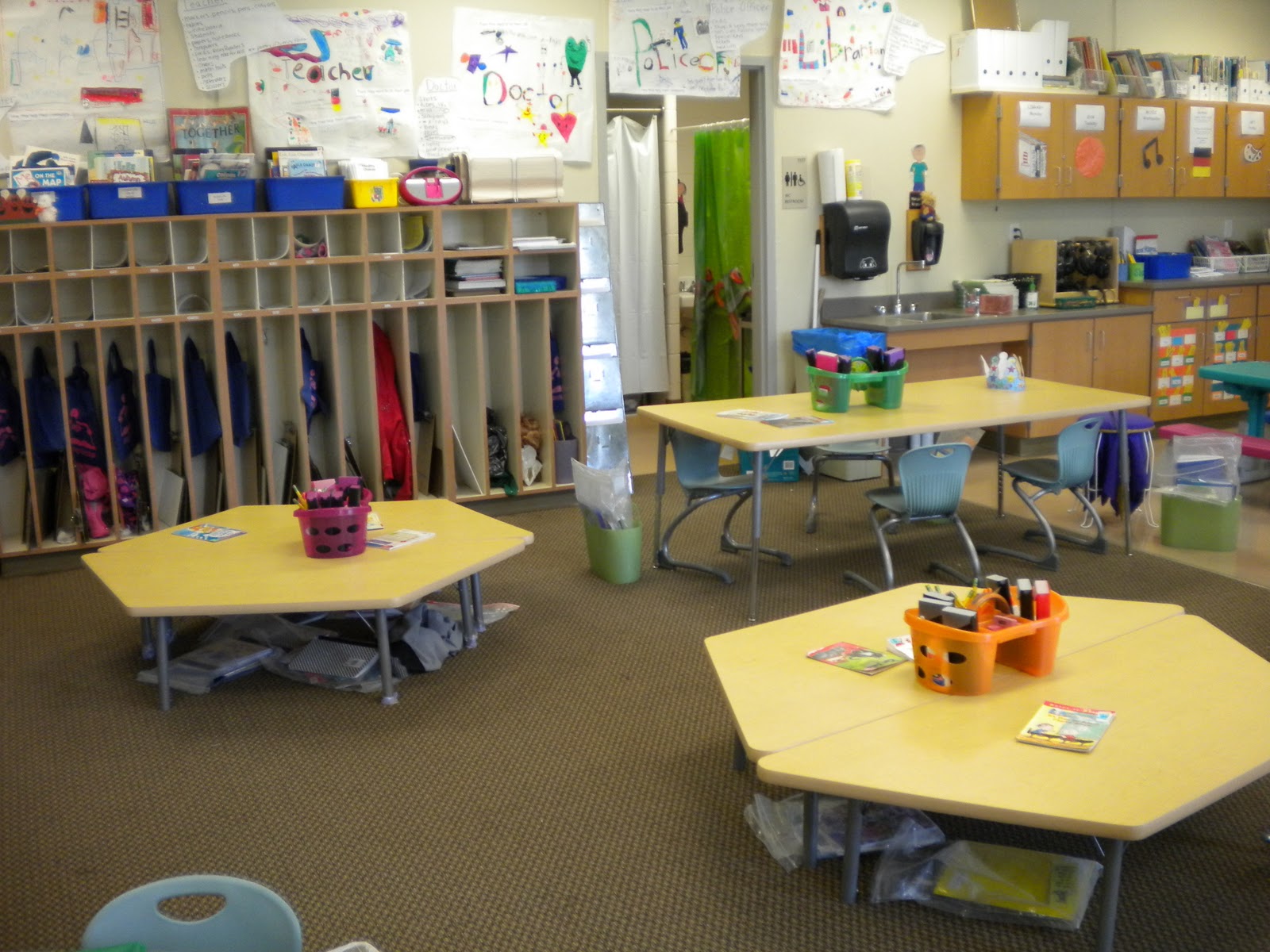 Teach to Learn, Learn to Teach: Pictures of our classroom!