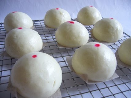 Happy Flour: Lotus Paste Pao