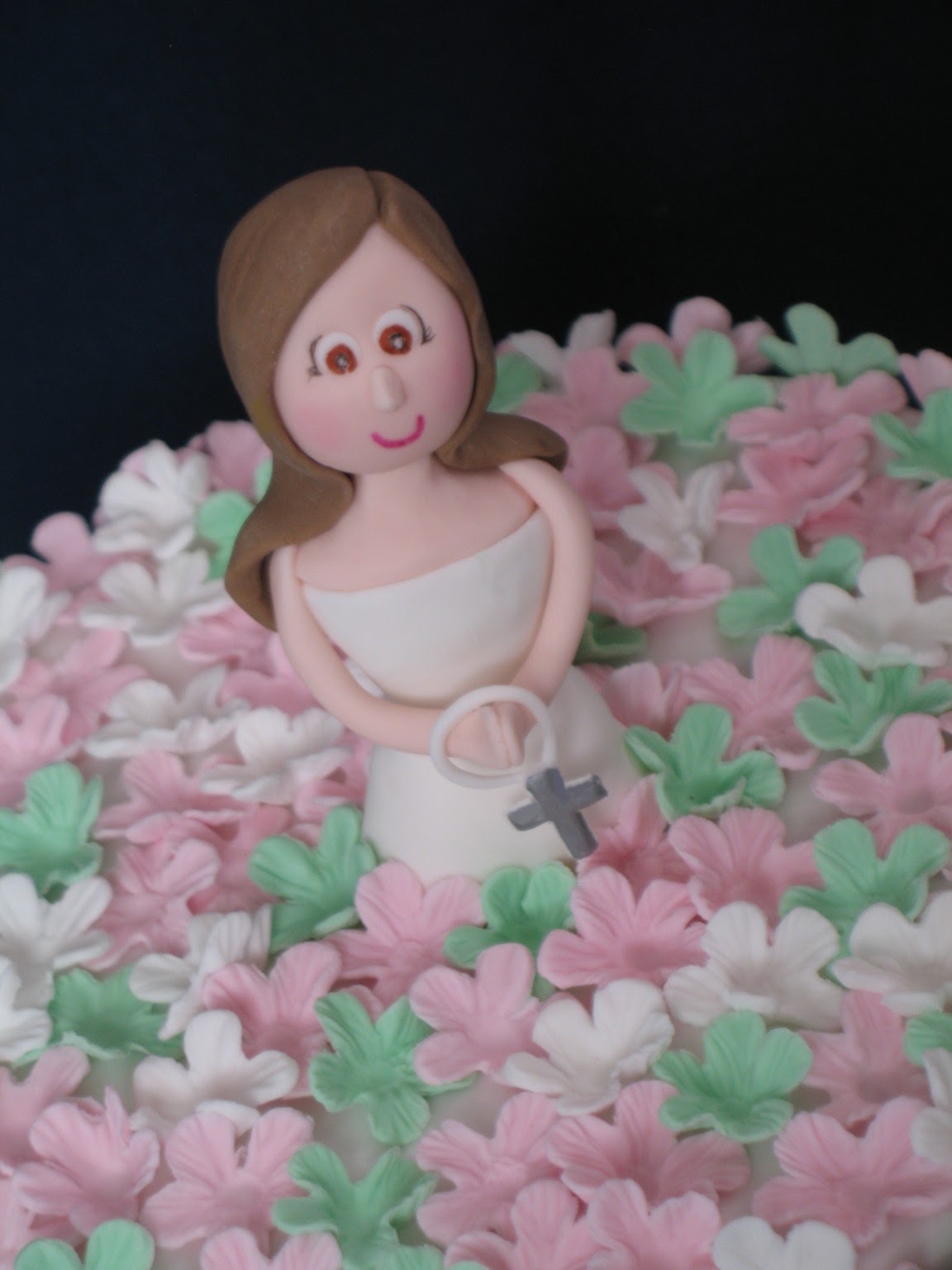 Blissfully Sweet: A Blooming Holy Communion Cake
