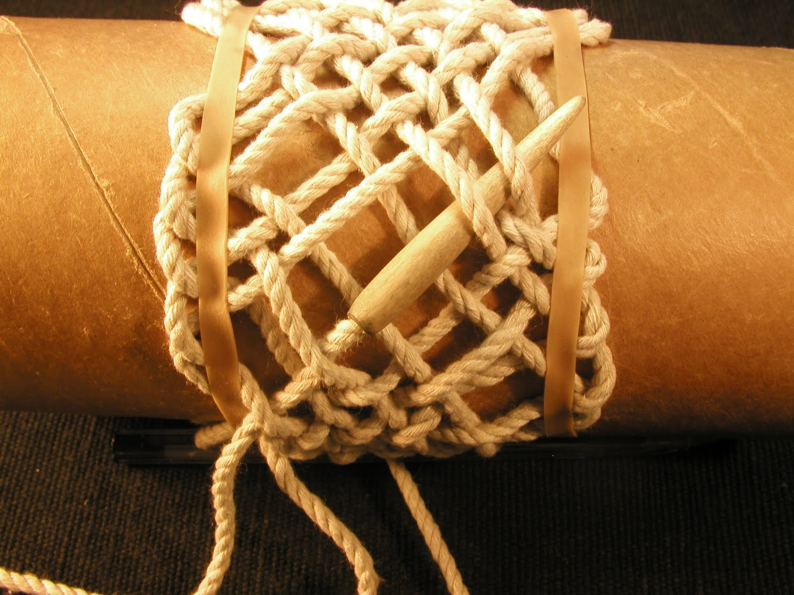 Knots and fiber bracelets: Part 6: finishing the weave