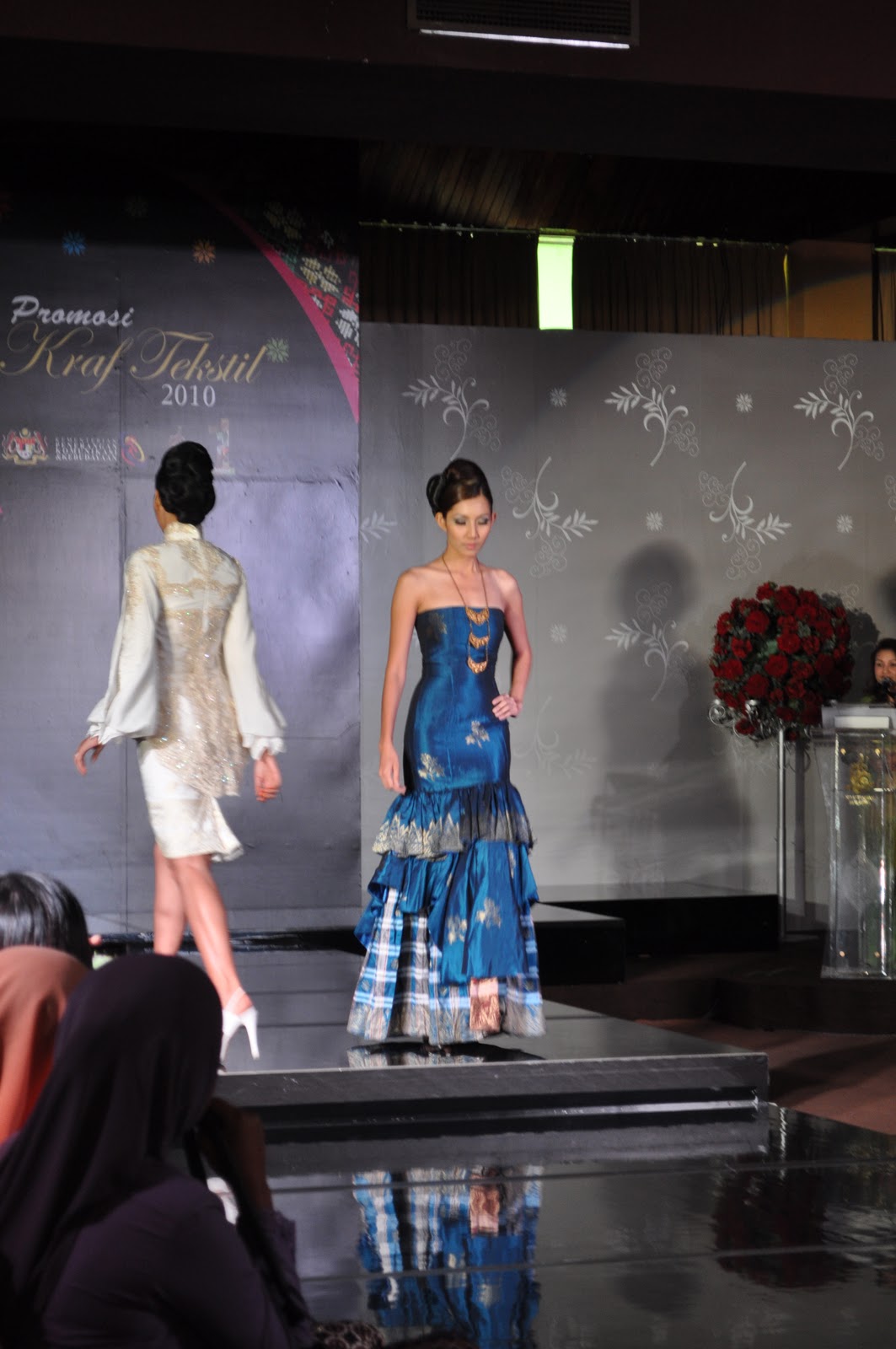 khalikmustafa: kraftangan fesyen show,