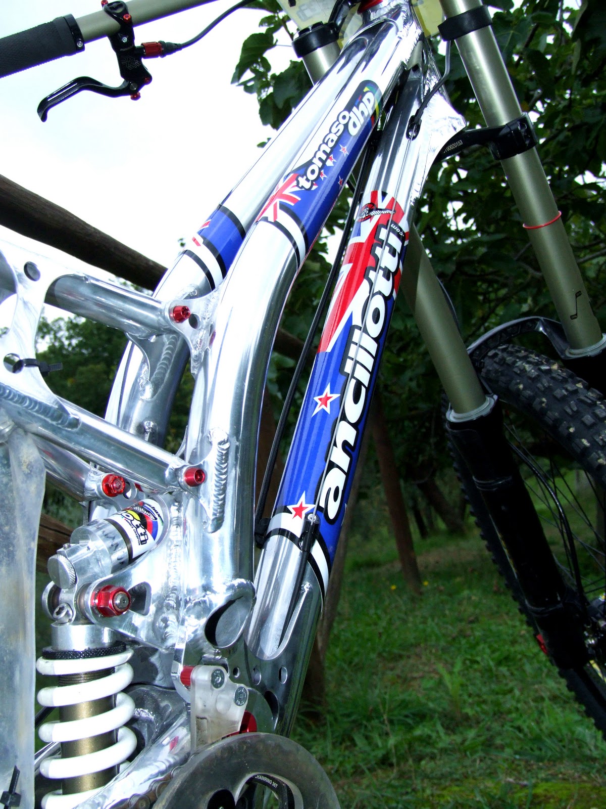 Ancillotti Team: Nuove decals per Dhp