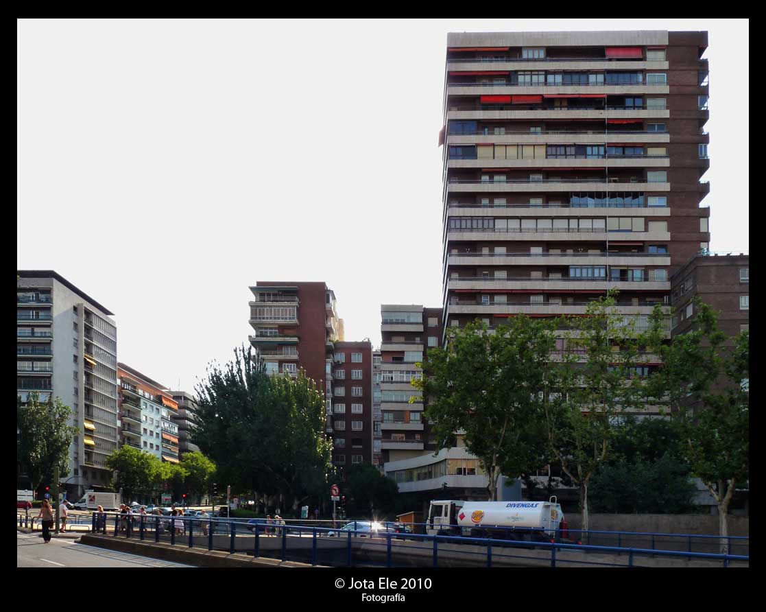 DE MADRID AL CIELO: PLAZA DE CRISTO REY Y LOS MILAGROS DE PHOTOSHOP