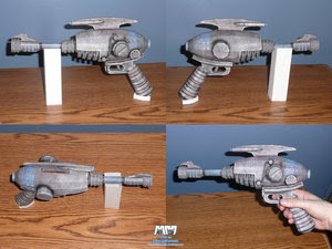 Fallout Papercraft: Alien Blaster | Papercraft Paradise | PaperCrafts ...