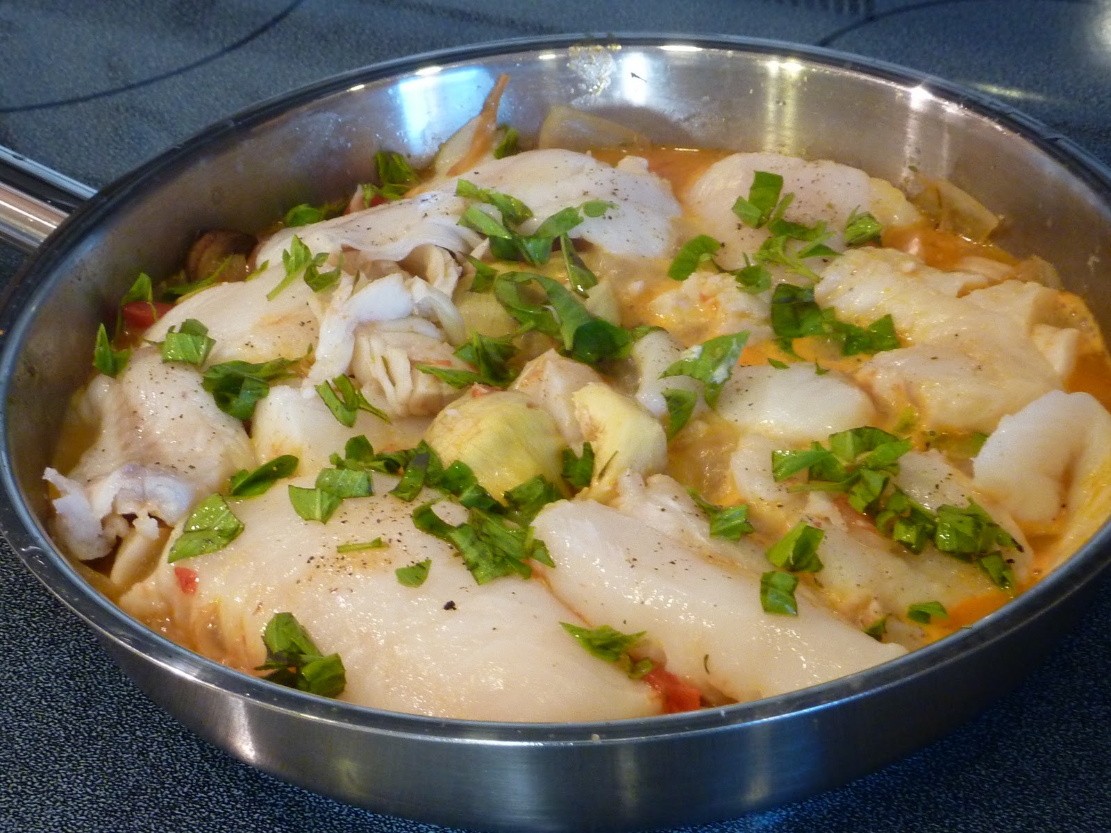 LIFE IS GOOD: COD WITH TOMATOES, ARTICHOKES AND MUSHROOMS