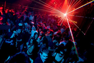 Los Antros: ¿diversión o peligro? - Revista Coma