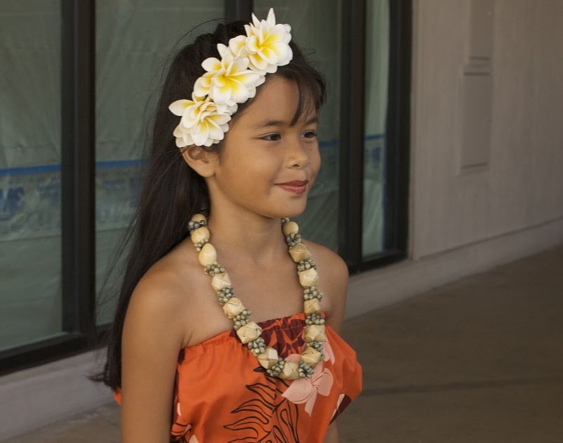 Maui Observer Hawaiian Hula Girls