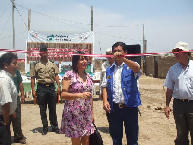 VIVIENDAS CON QUINCHA MEJORADA EN ICA: FIESTA DE INAUGURACIÓN DE VIVIENDAS