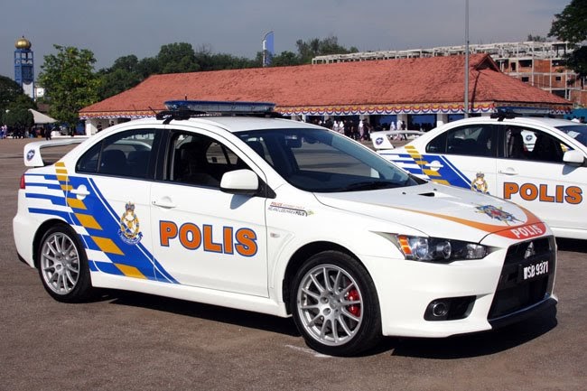 Polis pakai Mitsubishi Evo X sebagai kereta peronda. ~ cikgublues