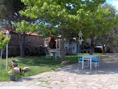 Liman Konukevi ve Tunç Balık Restaurant: Liman Konukevi&Tunç Balık ...