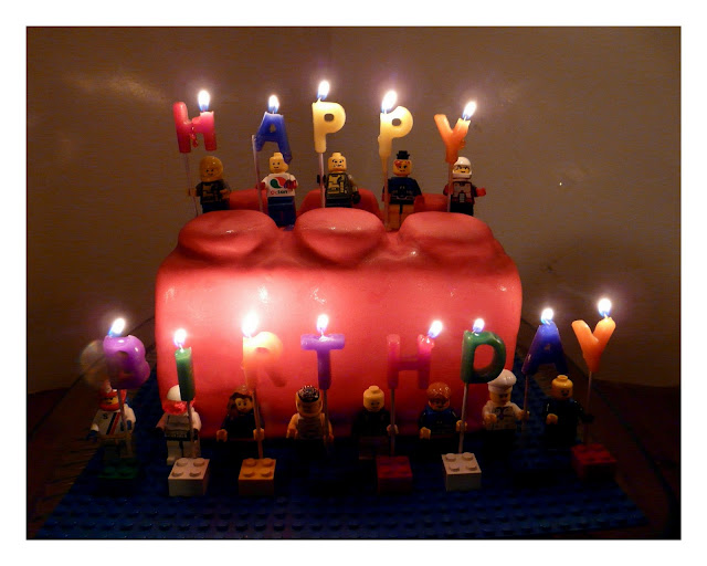 EASY LEGO CAKE -- A Piece of LEGO That's a Piece of Cake!