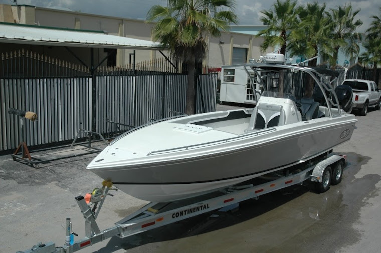Power Boats / AVANTI POWER DEALER