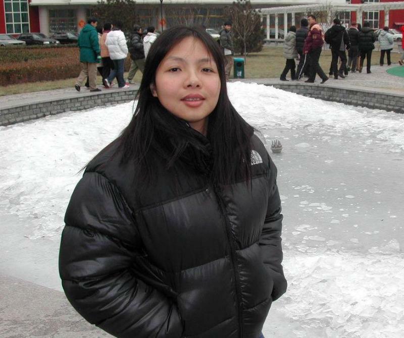 SHINY PUFFY BABES: Chinese Babe In Black Nuptse