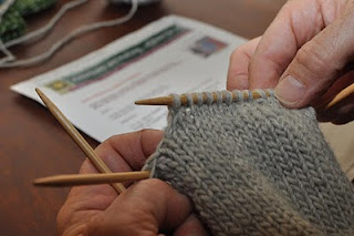 Two Left Feet: how to knit a mitten, part 3: after the thumb gusset
