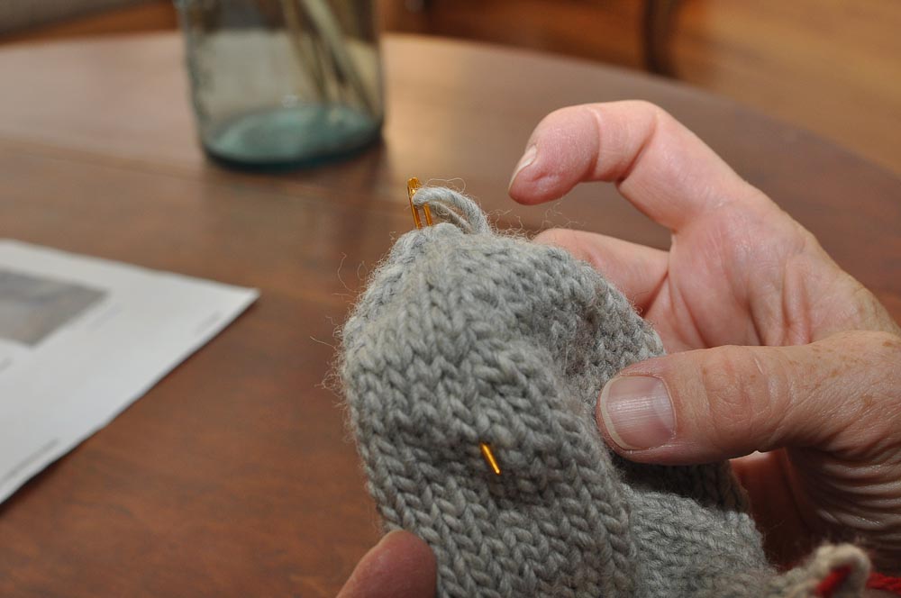 Two Left Feet: how to knit a mitten, part 3: after the thumb gusset
