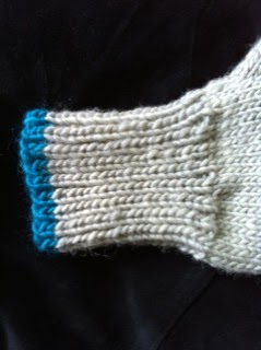 Two Left Feet: how to knit a mitten, part 1: the cuff