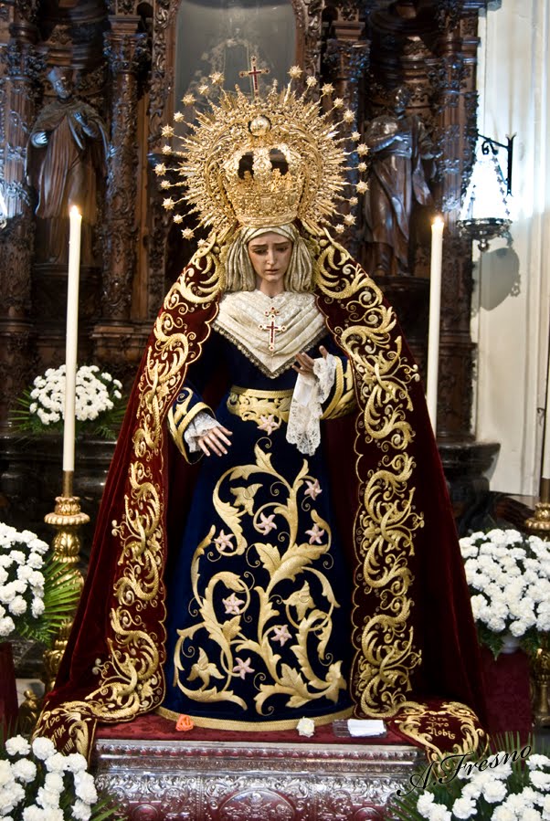 Esencias Cofrades: Besamanos de Ntra Señora Reina de los Mártires