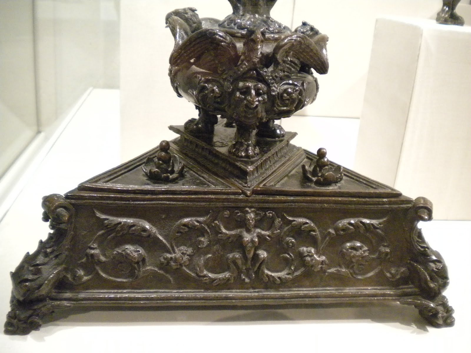 Groteskology: The Bronze Room