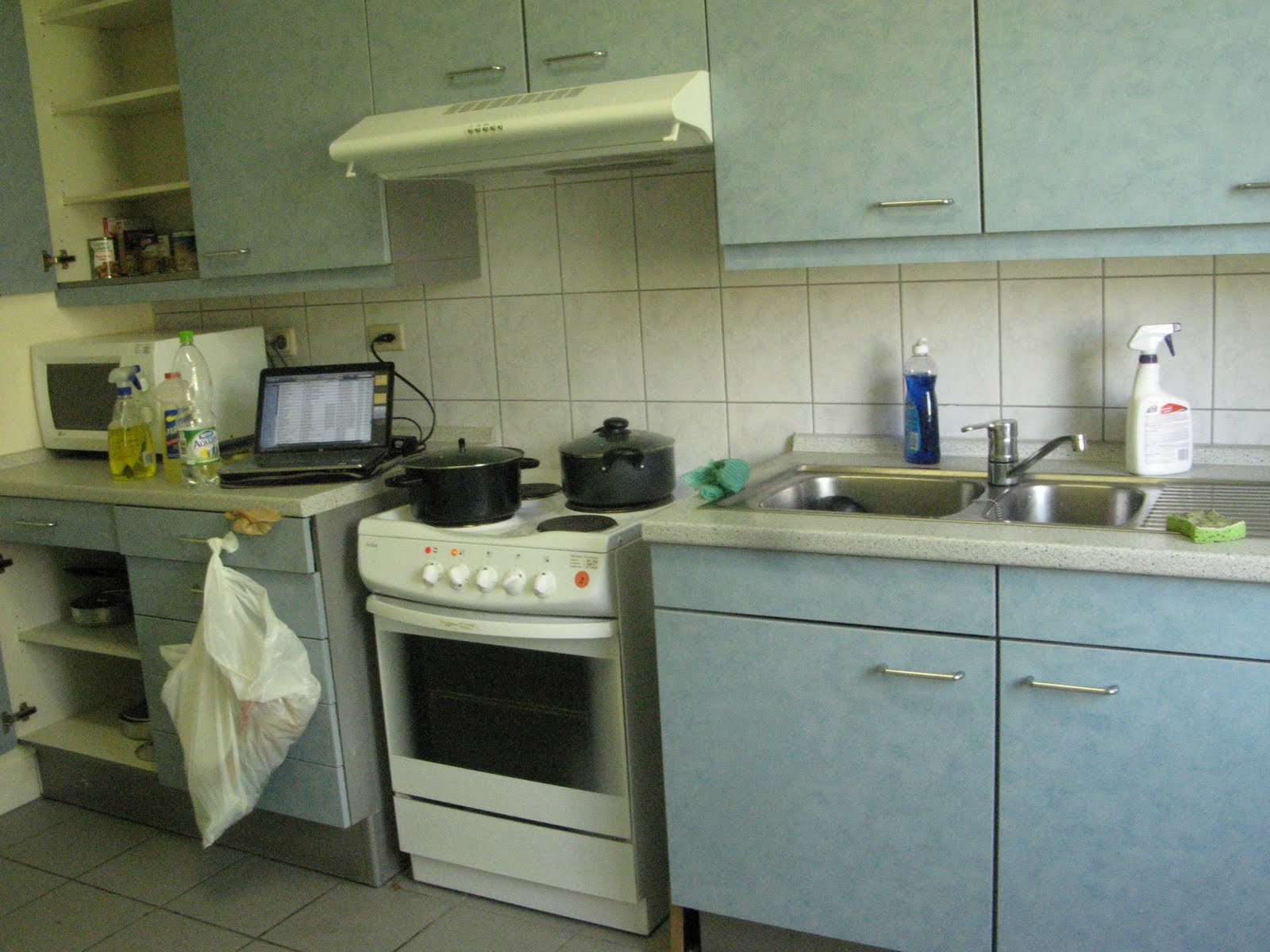 Beccas World Adventures: Scary Kitchen