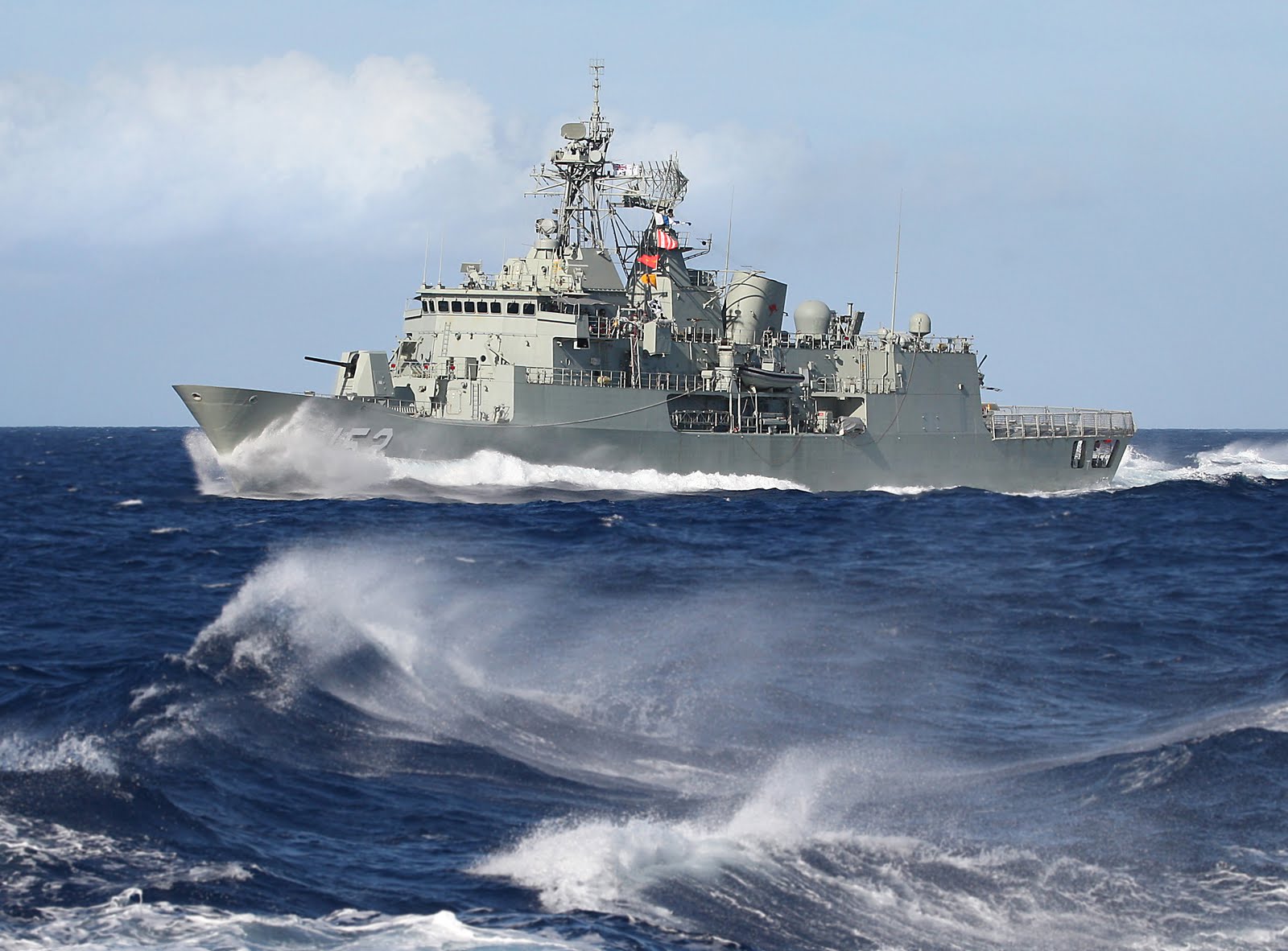 Naval Photos: HMAS Warramunga (FFH 152)