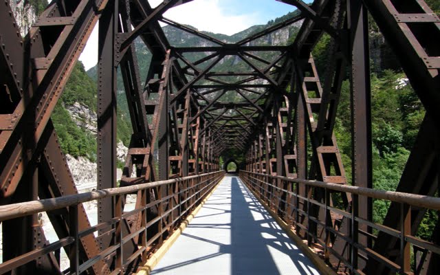 Montagne luminose: La vecchia ferrovia Pontebbana - Ciclovia Alpe Adria