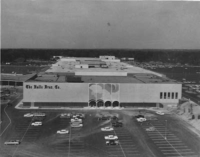 LiveMalls: The Halle Brothers Co.