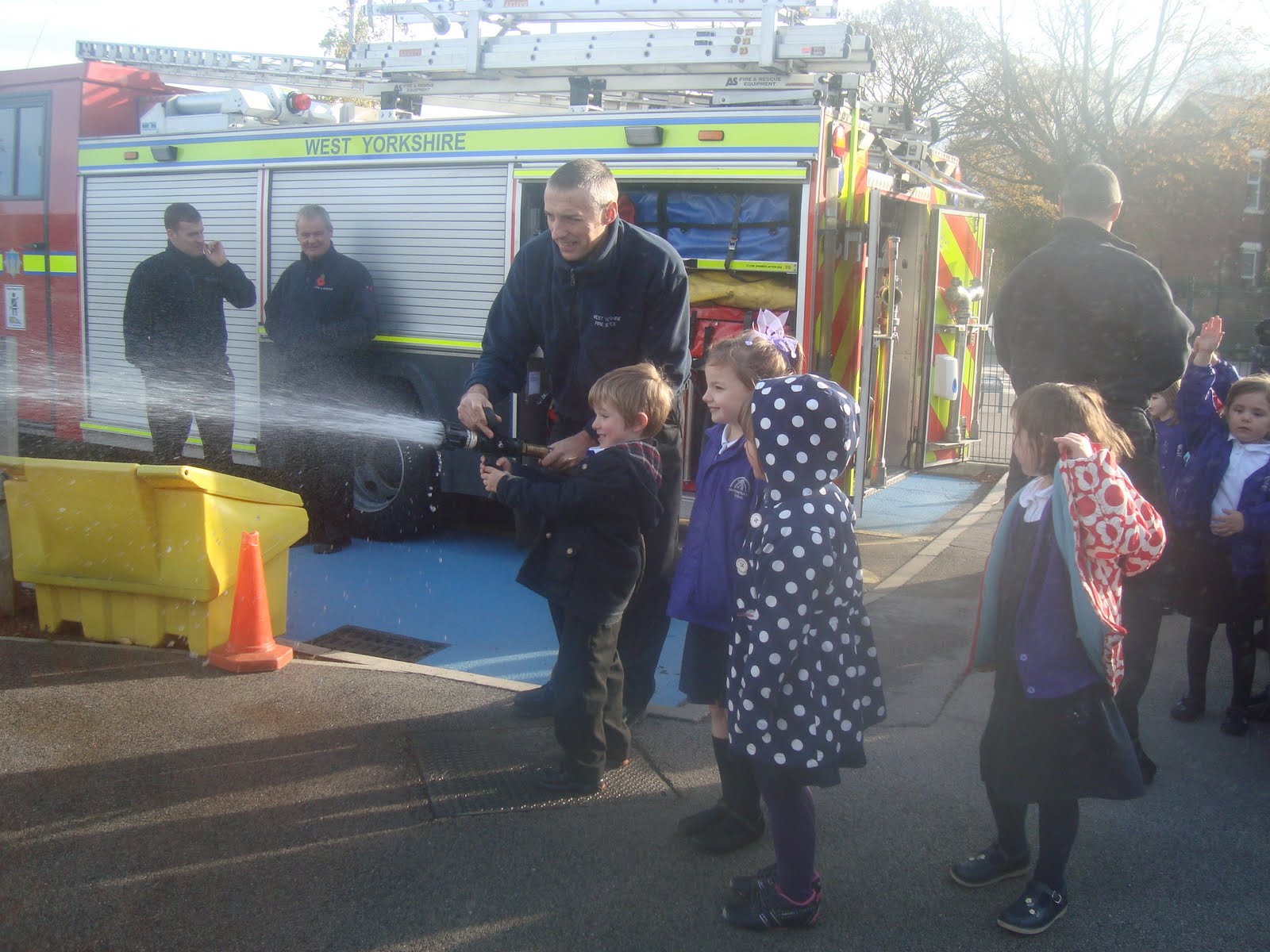 Reception @ Methley Primary School.: Fire Engine!!!