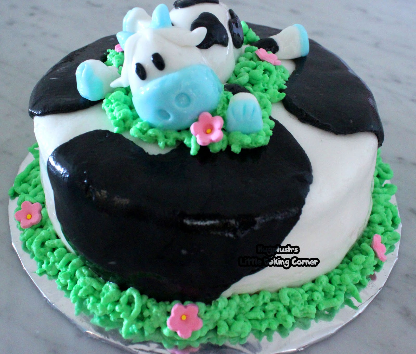 Hugplush's Handmade Corner: Customised MOo MoO birthday cake.