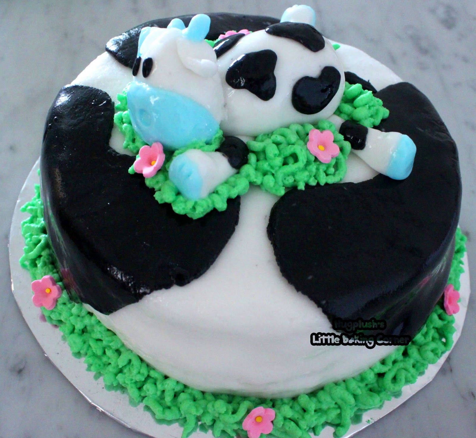 Hugplush's Handmade Corner: Customised MOo MoO birthday cake.
