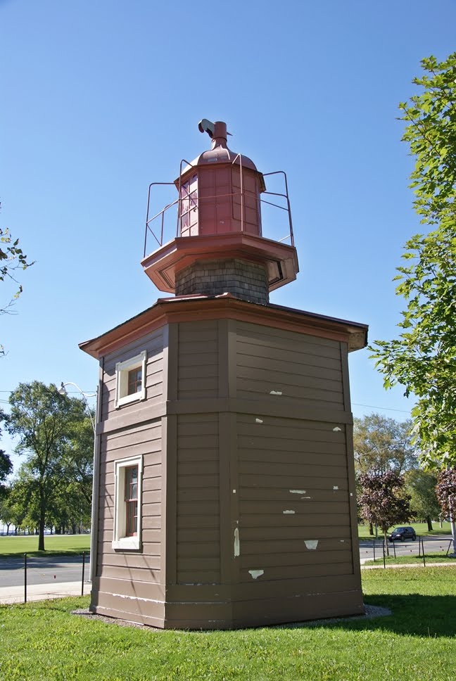 Neal's Lighthouse Blog: Queen's Wharf Lighthouse, Toronto, Ontario