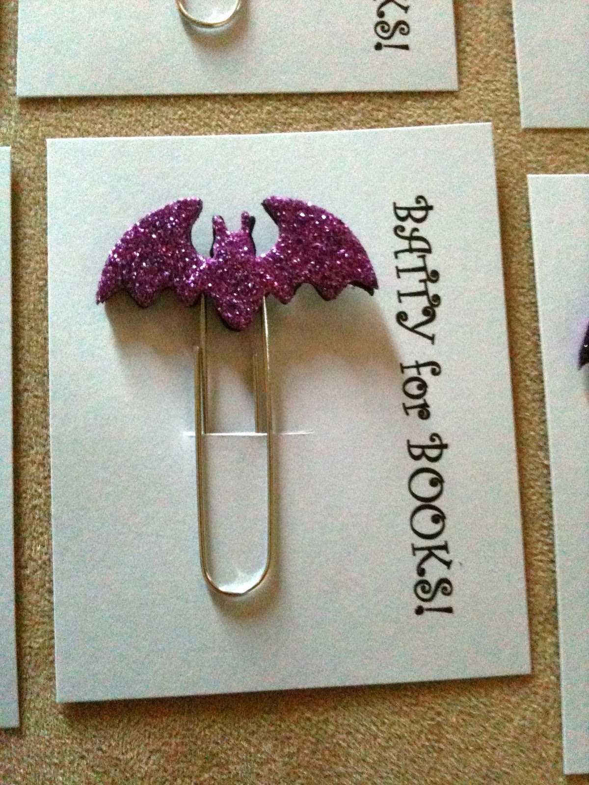 Barefoot Sewing & Crafting: Paper Clip Bookmarks!
