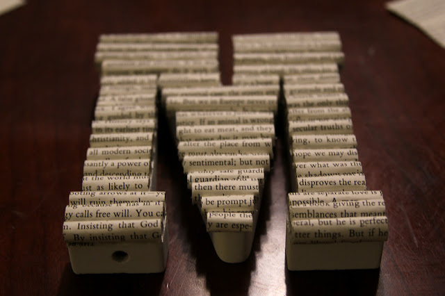 Little Things Bring Smiles: .Book Letters Tutorial.