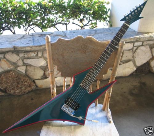 The Guitar Garage: Hondo H-1 Death Dagger ... and family ...
