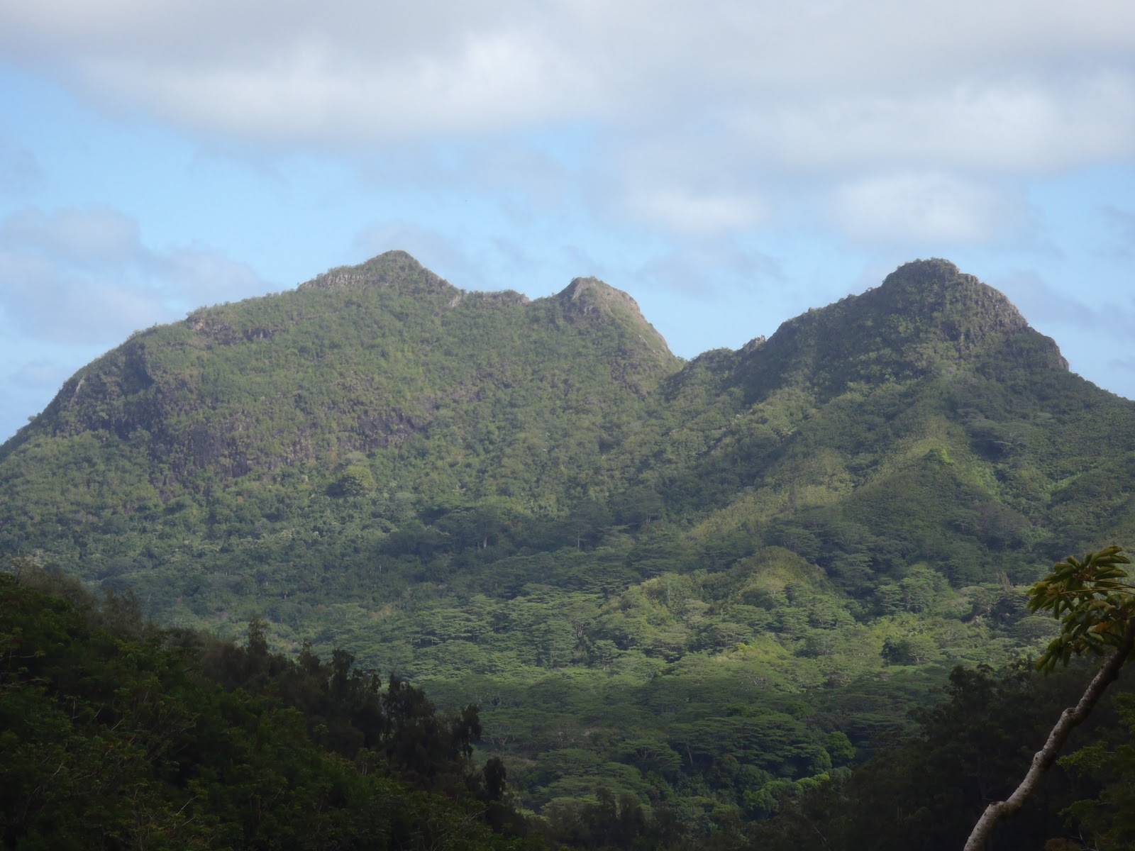 Happy Hills Hawaii: 3 Peaks of Olomana