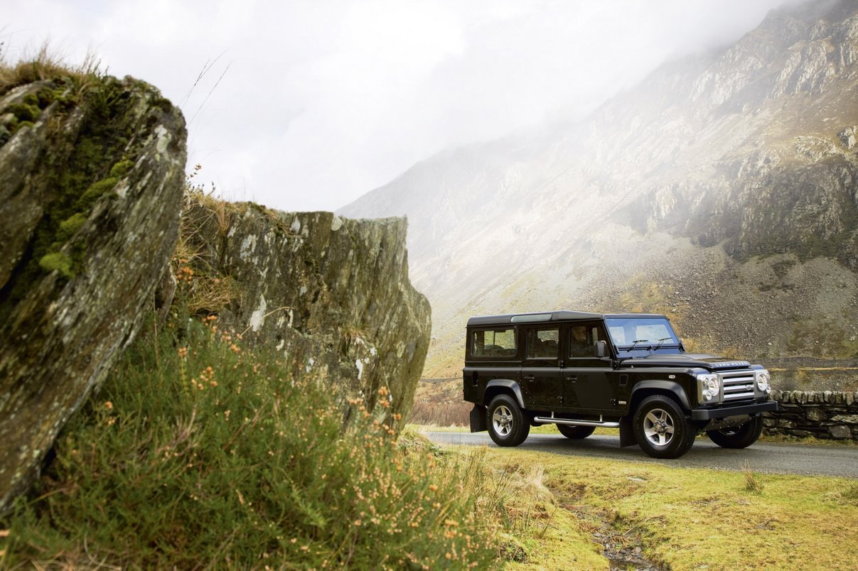 Auto Gallery: The NEw Land Rover Defender Expedition