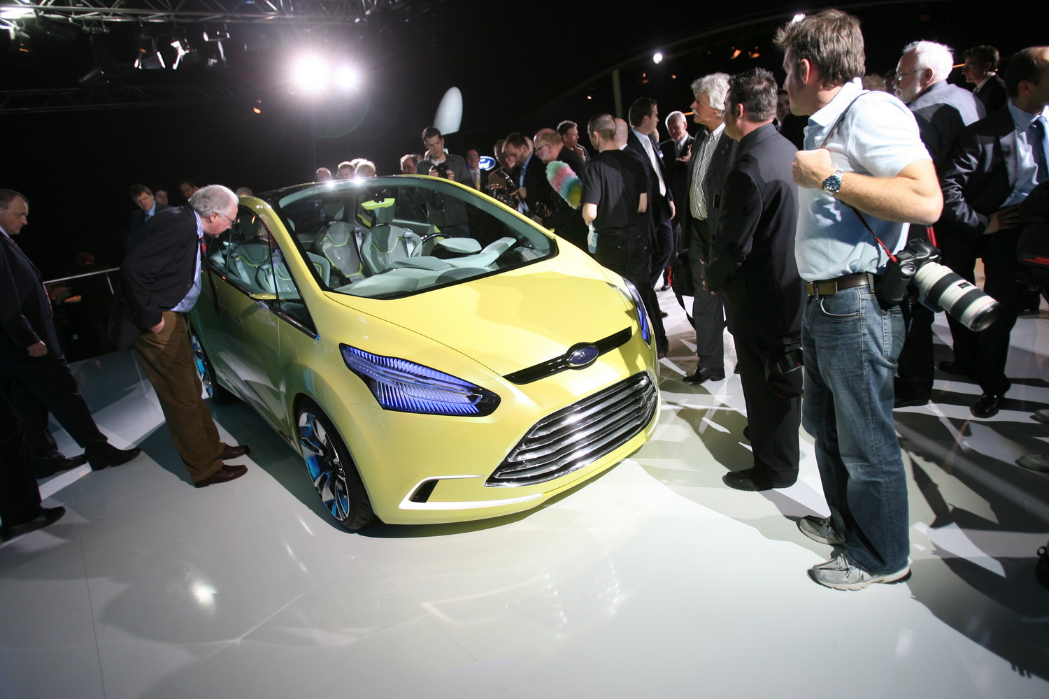 Geneva Show: Ford Iosis MAX Study Hints at new Focus and C-MAX