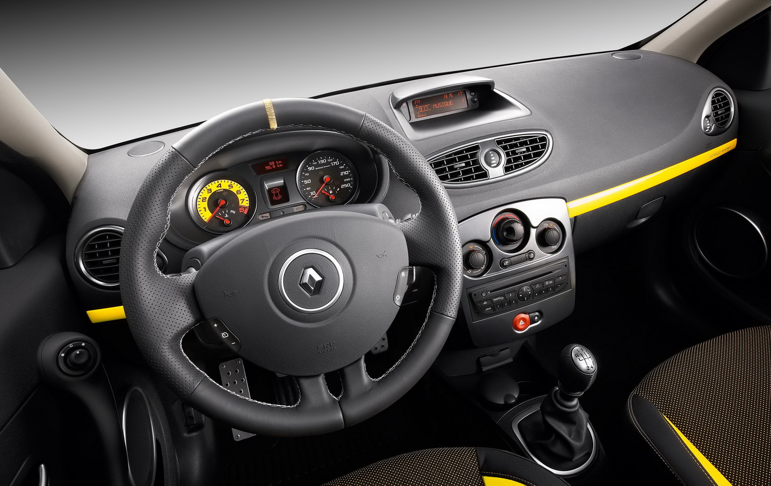 SPORT CARS 2011: Facelifted Renaultsport Clio 200 & Clio 200 Cup