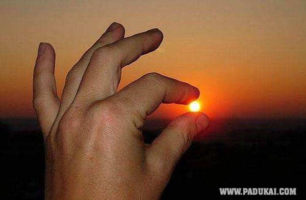 Win Min: Amazing Sun in Hand Beautiful Photography, Sun in Hand ...