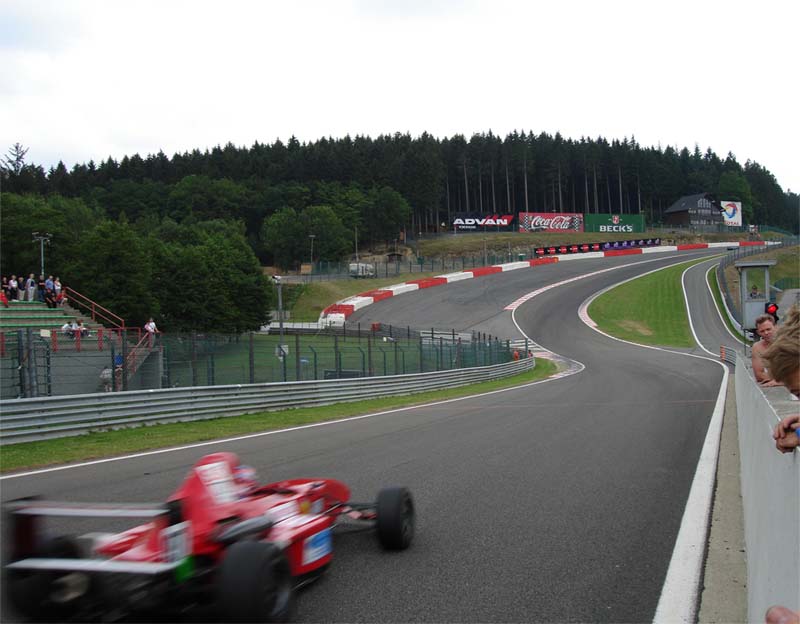 ZONA RÁPIDA: EAU ROUGE
