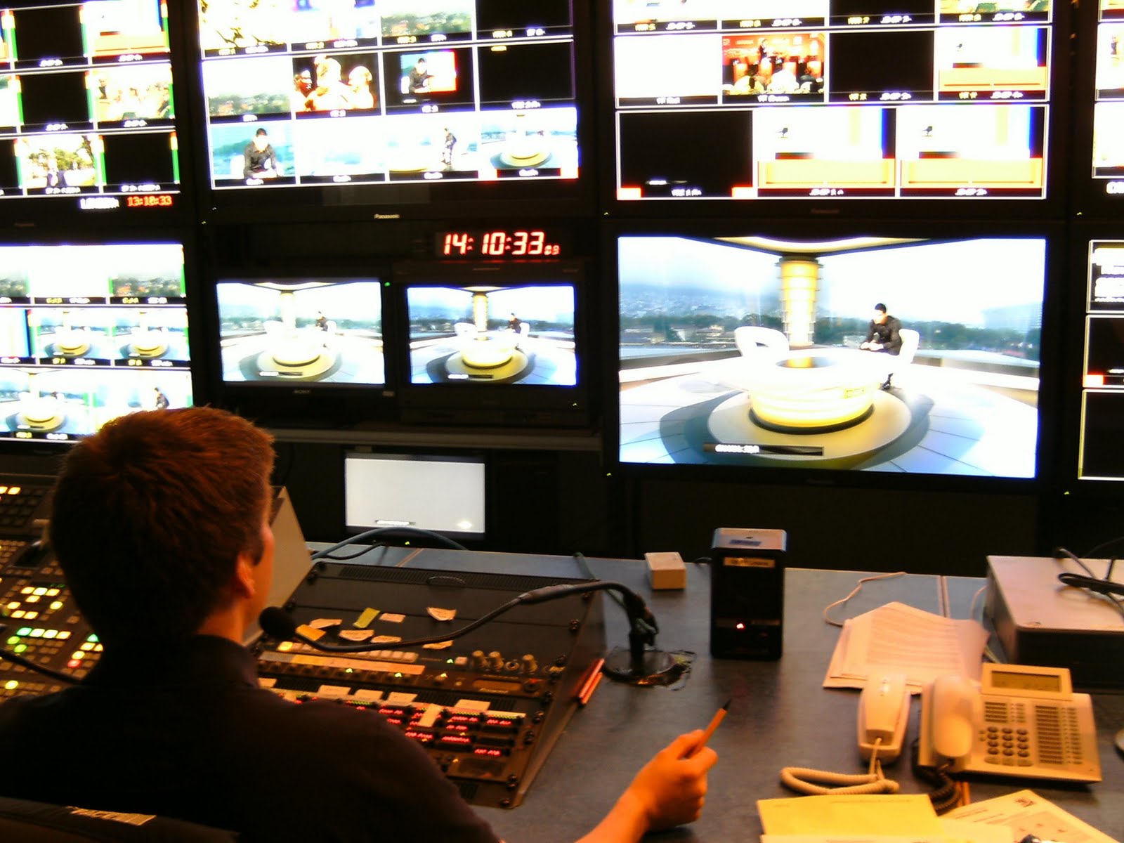 TV with Thinus: SET VISIT: Behind the scenes at Football Focus and the ...