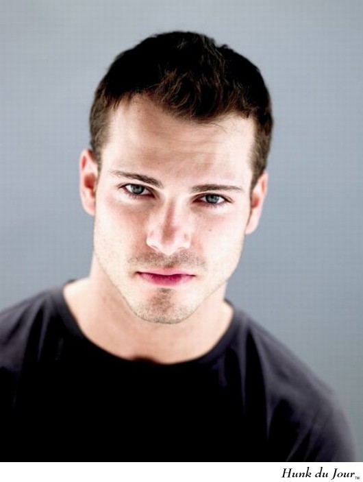 Los Ojos del Espectador: Shawn Roberts