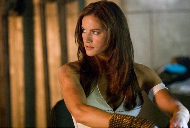 Daeron León, Musas Collector: Tekken(2009), con Kelly Overton