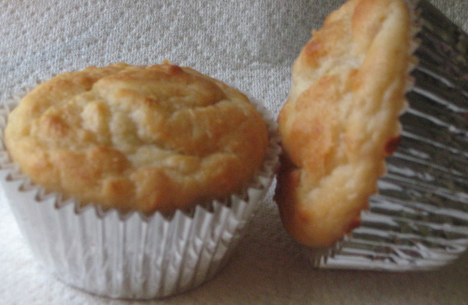 Simple Vegetarian Recipes: Eggless Banana Yoghurt Muffins