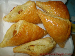 Cheese Puffs by Conti's | YedyLicious Manila Food Blog in the Philippines